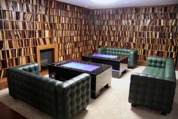 Multitouch interactive Coffee table is a class apart with technological ...