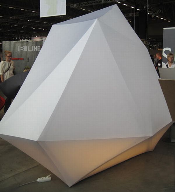 LYHTY: Tent-like Structure with Beautiful Lights to Lighten Your Mood