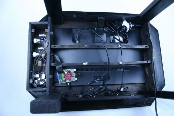 DIY Coffee Table fitted with Raspberry Pi, 24-inch LCD screen - Homecrux