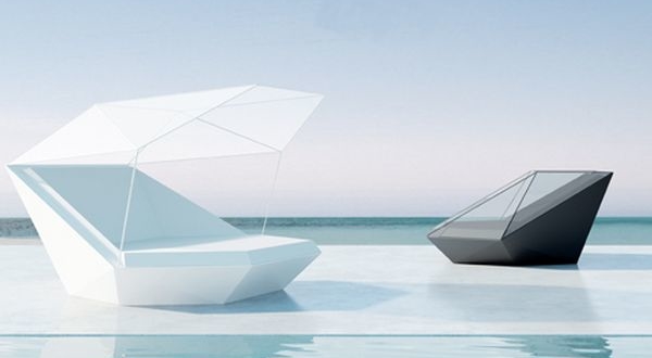 100% recyclable Vondom FAZ daybed for indoors and outdoors - HomeCrux