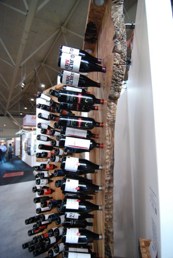 Natural Wine Rack Made From a Dead Tree Trunk (DIY)