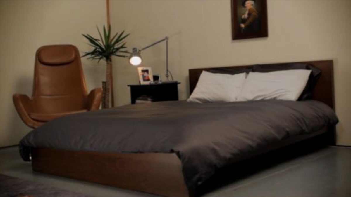 Simplistic 'Smart Bedding' Solves Your Bed Making Woes