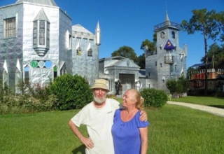 Artist Howard Soloman has built a castle all by himself - Home Crux