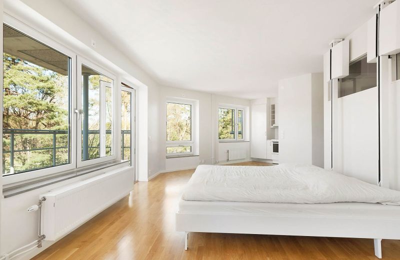 5+ Best Retractable Ceiling Beds (One Room, Twice the Space)
