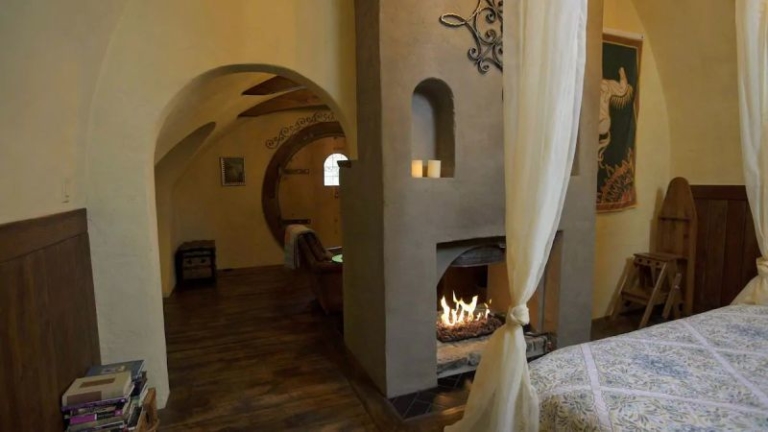 10 Real-Life Hobbit Homes from Around the World