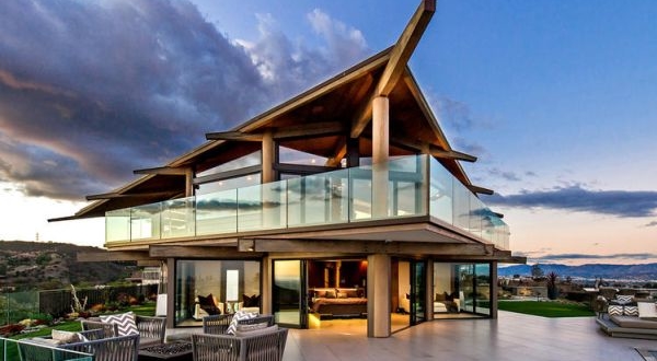 Flying Wing: House on Hollywood hills is selected for ‘Breakfast with ...