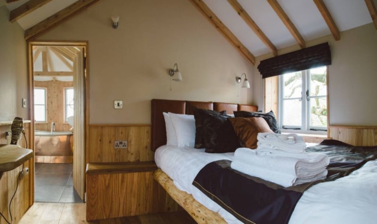 Treetops Treehouse is Built on Branches of a 250-Year-Old Oak Tree