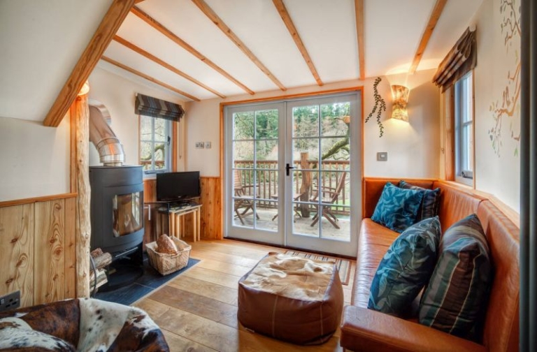 Treetops Treehouse is Built on Branches of a 250-Year-Old Oak Tree