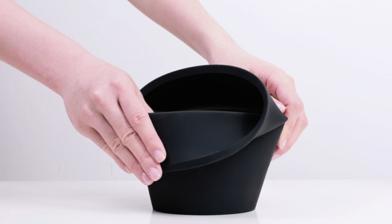 Fold Pot is a flexible container that grows with your plant - Homecrux
