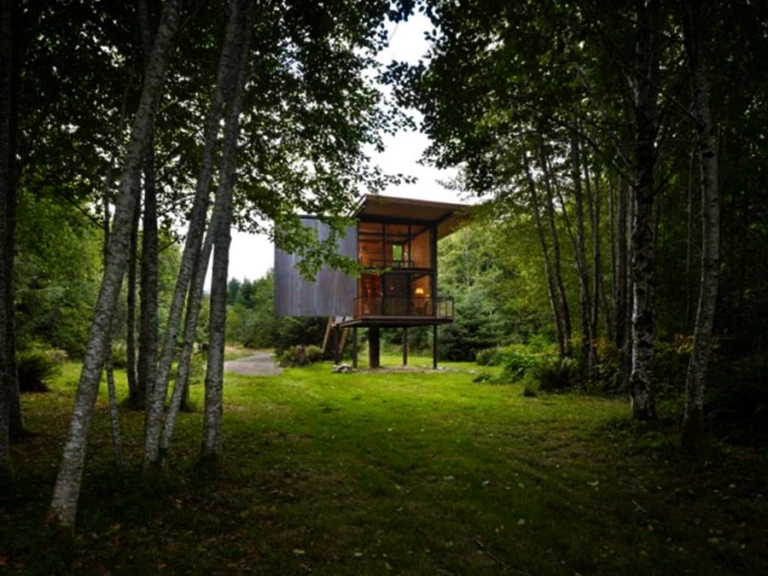 Sol Duc Cabin: 350-square feet prefab shelter resting on steel stilts ...