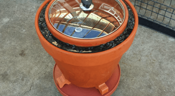 DIY Zeer Pot fridge keeps your food and drinks cool in summer heat ...