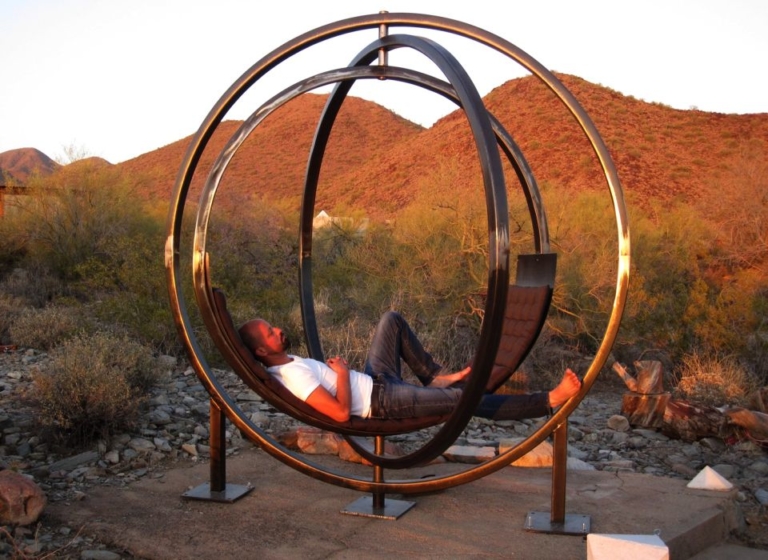 Etazin Rotating Lounge Chair Offers Scenic View of Surroundings