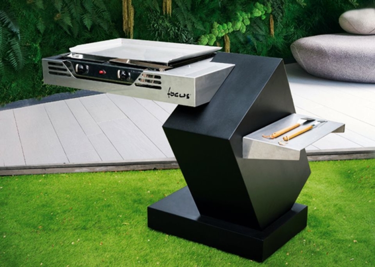 Planchafocus outdoor grill from Focus resembles a podium - Homecrux