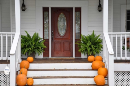 80+ Front Porch Halloween Decoration Ideas for 2021