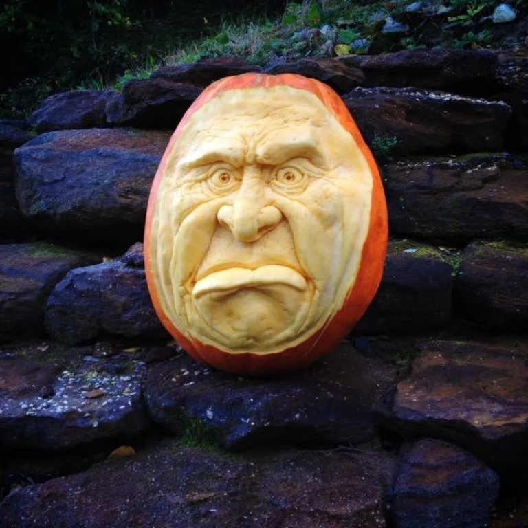 15+ Most Unique Pumpkin Carvings by Pro Artists