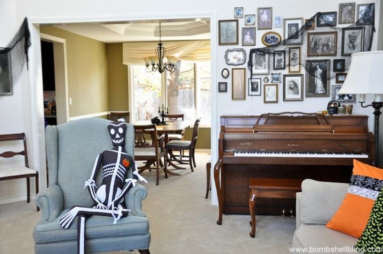70+ Sweet and Spooky Living Room Decoration Ideas for Halloween