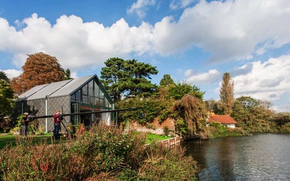 UK’s first amphibious house can prevent inhabitants from floodwaters ...