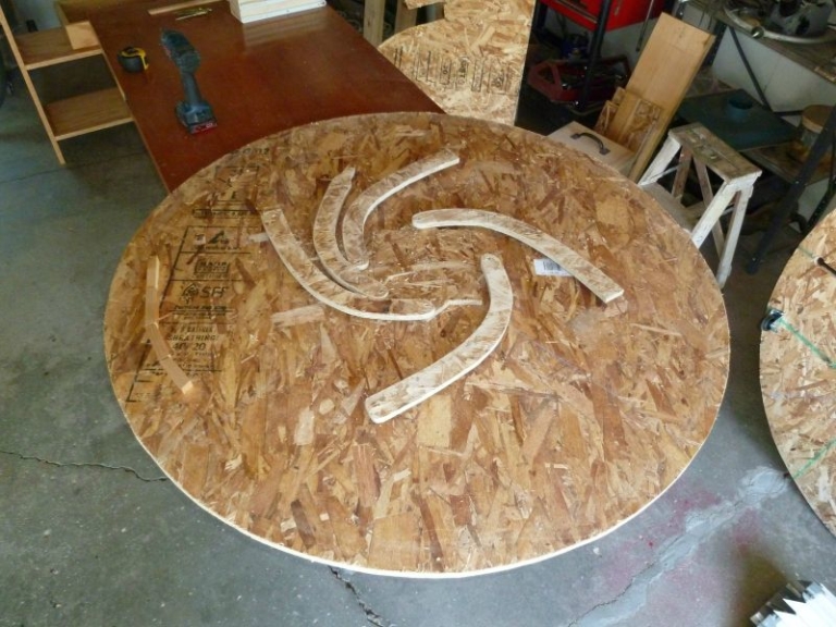 Scott Rumschlag Builds Amazing Wooden Expanding Table