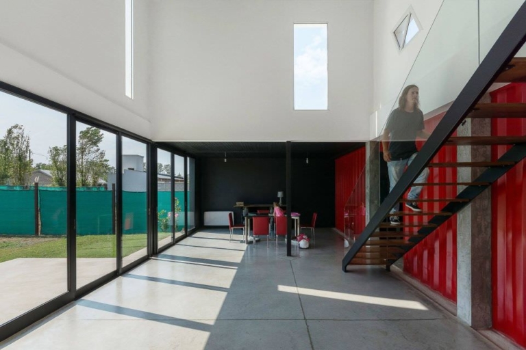 Container house is blend of minimalism, aesthetics and functional ...