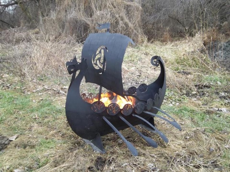 Viking Ship Fire Pit Adds Masculine Touch to Your Backyard