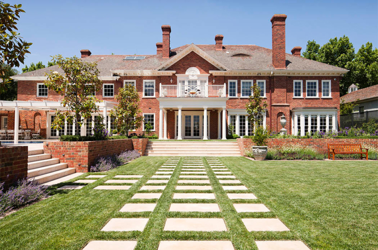 Wayne Residence Features Batman-Inspired Underground Car Parking