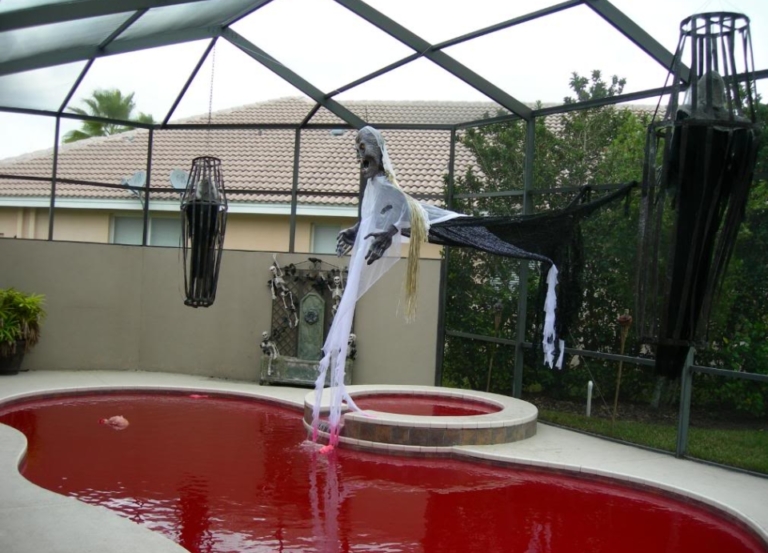 20 Halloween Pool Party Decoration Ideas