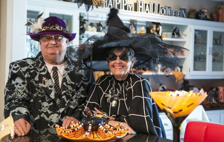 Kansas lady every year celebrates her birthday in Halloween style
