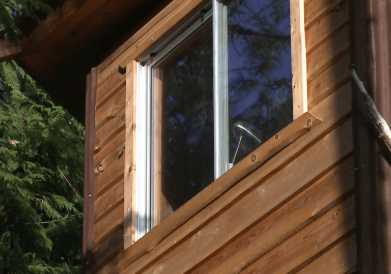 Sandpoint Treehouse Features Bicycle-Powered Elevator