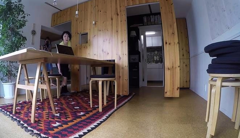 Tokyo 'Switch' apartment transform into home office with sliding walls ...