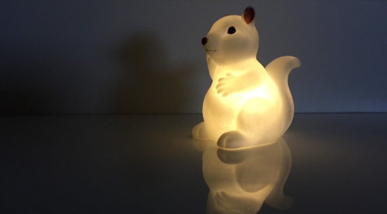 10 Whimsical Wildlife-Shaped Lamps for Animal Lovers