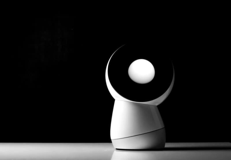 Jibo: World’s first family robot looking after you and your family