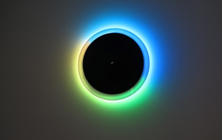 LED Light Clock turns your entire wall into a colorful timepiece - Homecrux