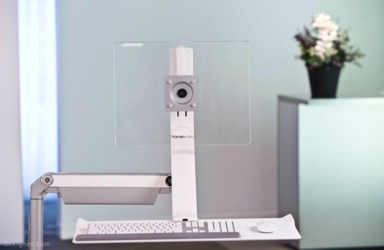 QuickStand Lite brings flexibility in your office movement