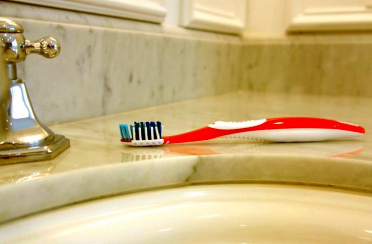 7 surprisingly dirty areas in your home that you need to clean now ...
