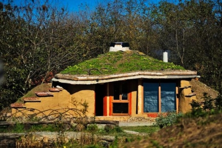 6 Clay Houses Demonstrating Conversion of Soil into Sustainable Habitats