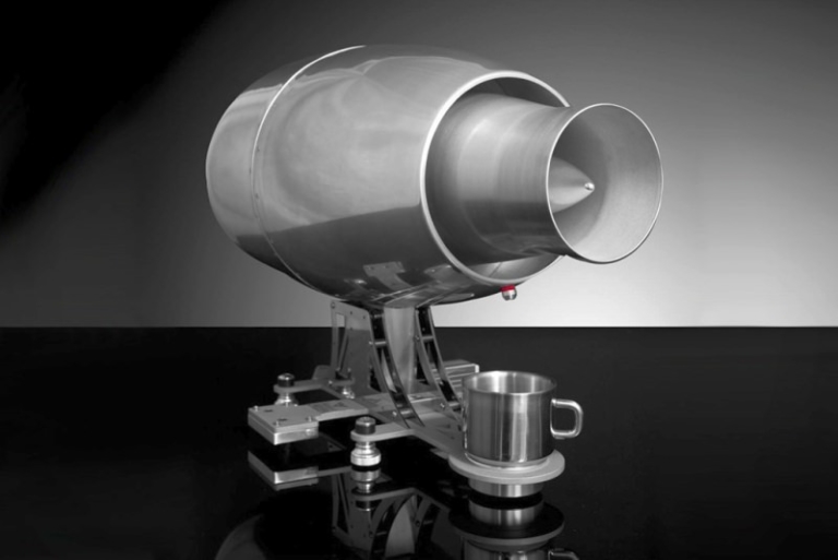 Aviatore Veloce espresso machine modeled after military jet engine ...