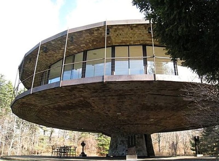 10 Rotating Homes that Follow the Sun Throughout the Day