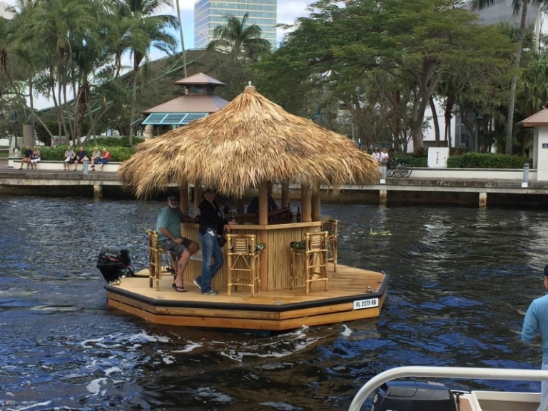 Cruisin' Tiki – Floating bar for unparalleled weekend parties - Homecrux