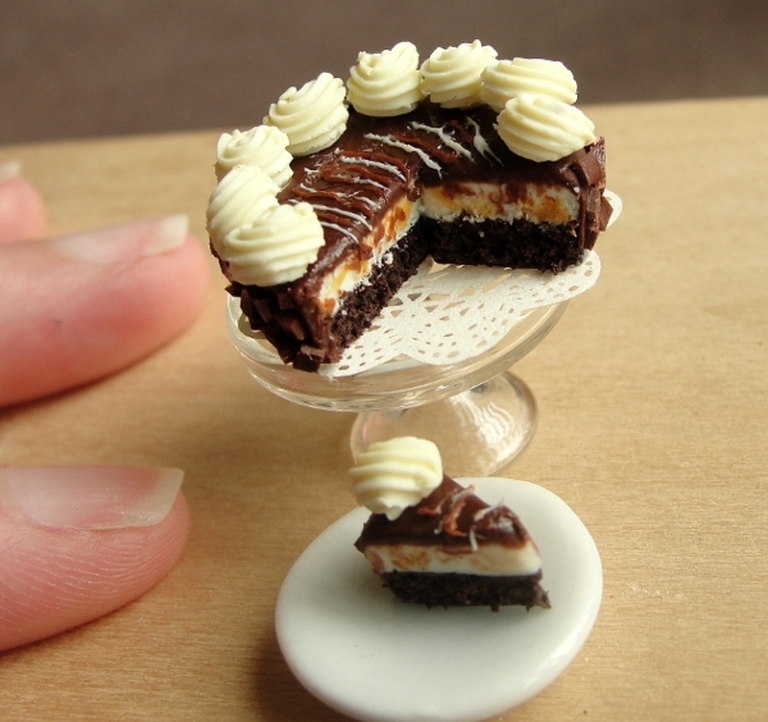 Artist Creates Mouth-Watering Miniature Food Art From Clay