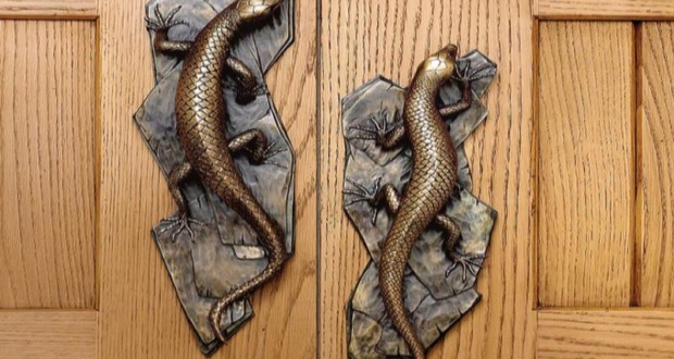 Beef-up your home decor with Martin Pierce’s stylish lizard door pulls
