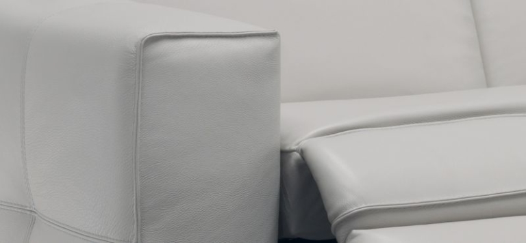 Natuzzi Brio Motion Reclining Sofa with Audio System