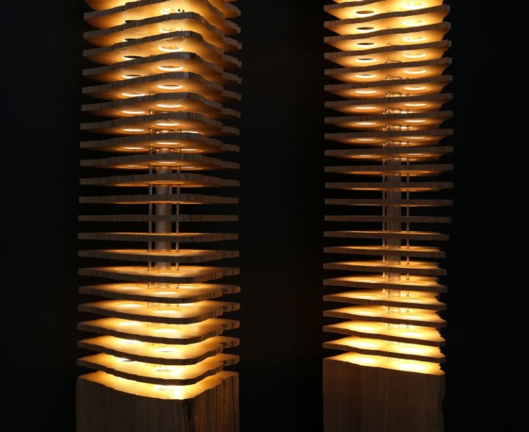 Beef-Up Your Interior Ambiance with Sliced Wooden Lamp