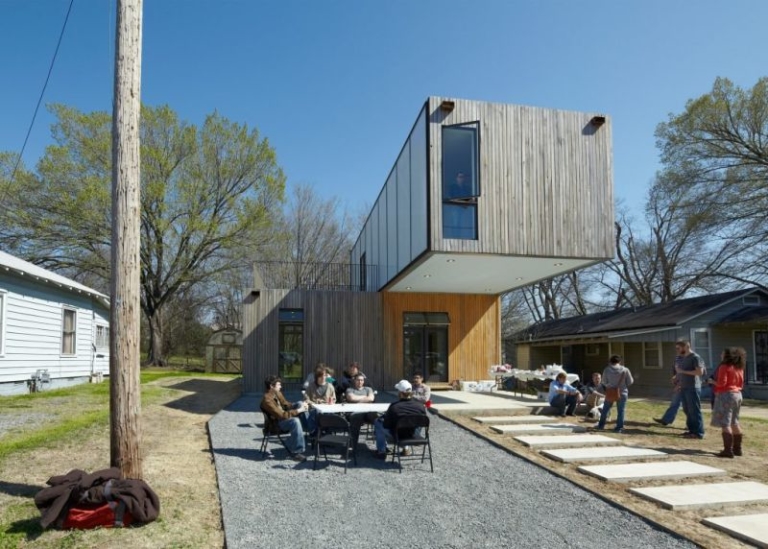 Arkansas University students design unique cantilevered prefab house