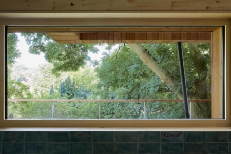 Dursley treehouse is nature-inspired home by Millar + Howard Workshop