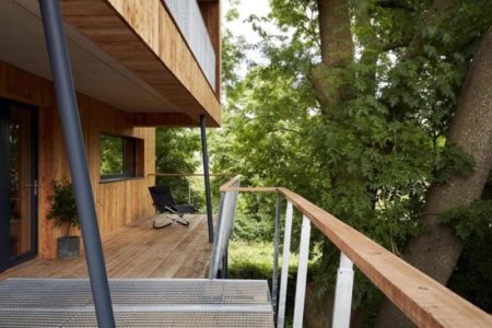 Dursley treehouse is nature-inspired home by Millar + Howard Workshop