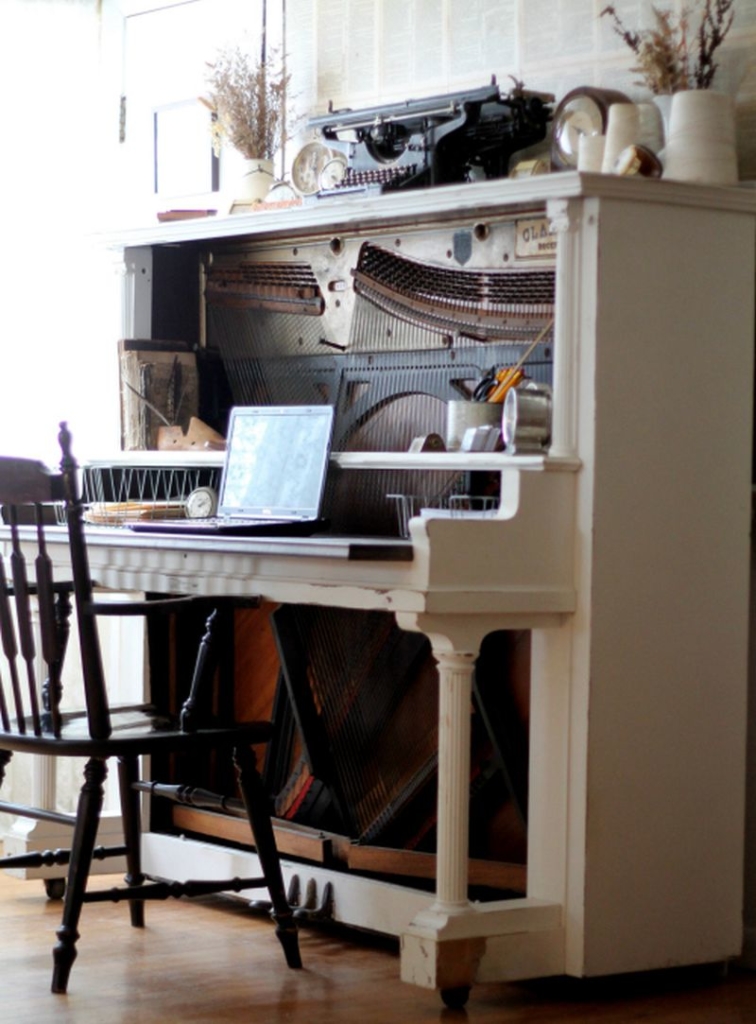 Repurposed old pianos are worthy home décor items for minimalists