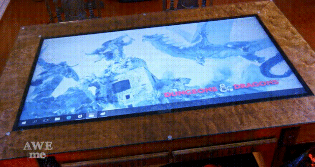 Super Fan Builds' Gaming Table with Sculptural Legs