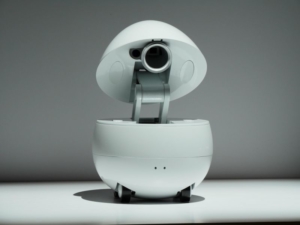 CES 2017: Panasonic’s egg-shaped home robot has built-in projector