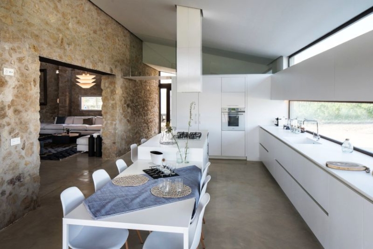 1850s renovated farmhouse is nothing less than a slice of heaven
