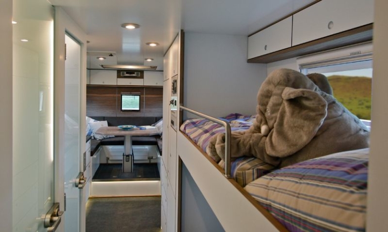 Mobil Globecrusier 7500 Family: Off-road luxury camper for global cruisers